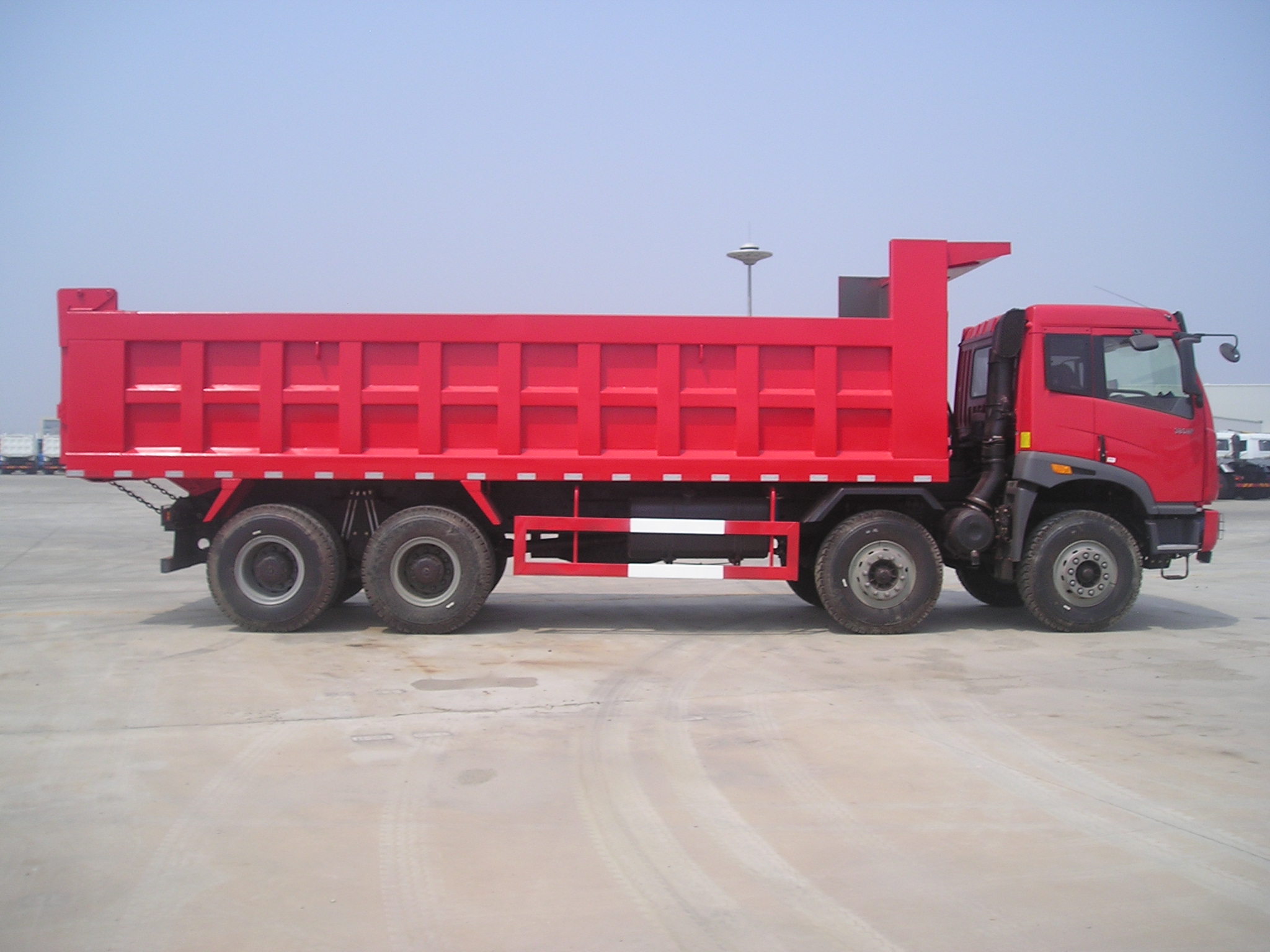 Brand new 12 wheel Heavy Duty FAW Tipper 40t Dump Truck - Tourfine the ...